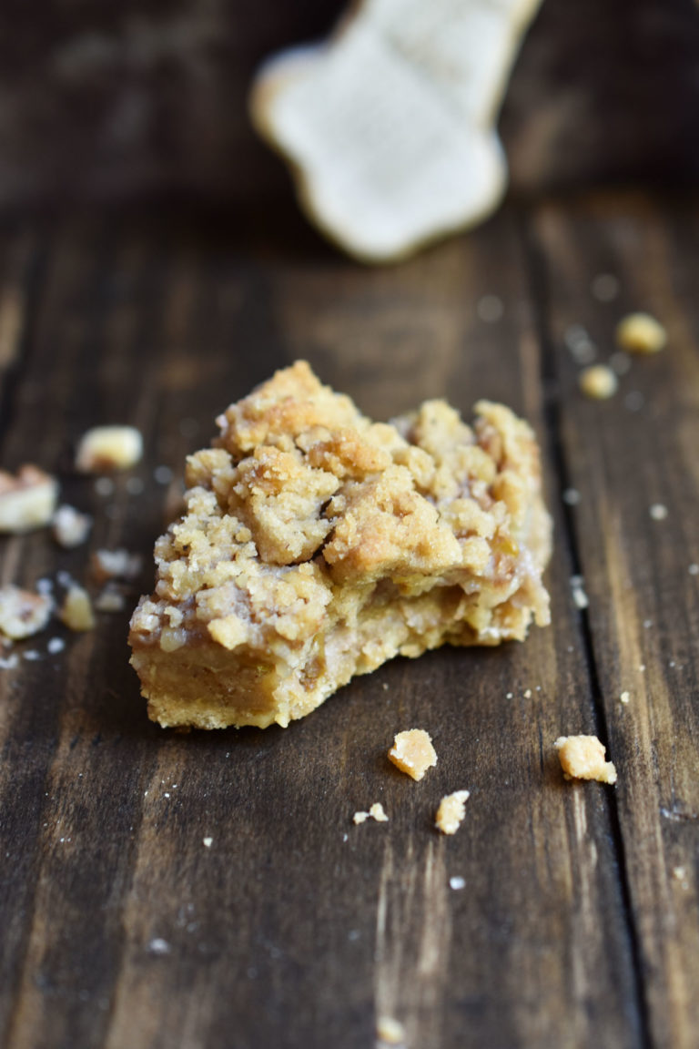 Spiced Pear Crumb Bars - Avi Pie